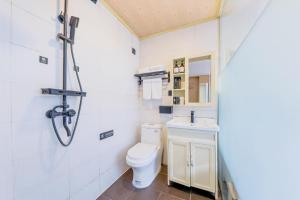 Chengdu Longcheng Hotel Huaxi Hospital Wuhou Temple Jinli Panda Branch ...