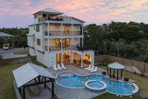 Deja Blue - Luxury Beach House with Private Pool & Rooftop Deck, Santa ...