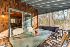 8 Mi to Cranmore Mtn Resort A-Frame with Fire Pit, Center Conway (harga ...