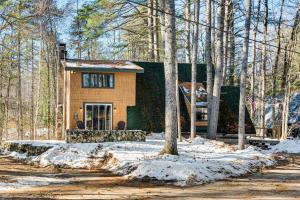 8 Mi to Cranmore Mtn Resort A-Frame with Fire Pit, Center Conway ...