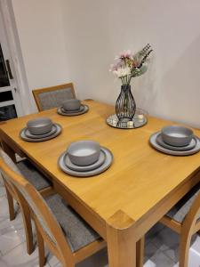 Clovelly Place, Oystermouth (tarifs actualisés, 2026)