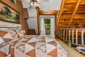 Hot Tub • 2mi Miguel’s • 3mi Natural Bridge, Slade (nove cijene za 2026.)