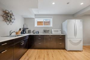 Entire Home - 2 Separate Units, Calgary (precios actualizados en 2026)