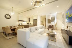 Silk Valley - Luxury Villa | Steps to Park & Pool, Dubai Marina ...