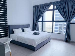 THE WAVE POOL BLOCK A B RESIDENCE by SS, Malaca (preços atualizados ...