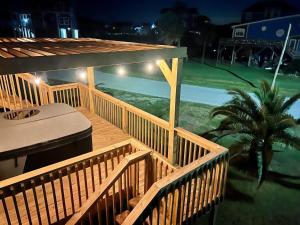 Beautiful Home Island Cabana Hot Tub Fire Pit Fence, Red Fish Cove ...