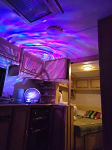 TheBoxCaravan, Ban Pak Ram (uppdaterade priser för 2026)