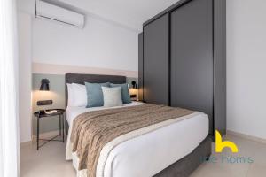 Family Haven with Acropolis View & Sunset Terrace!, Atena (prețuri ...