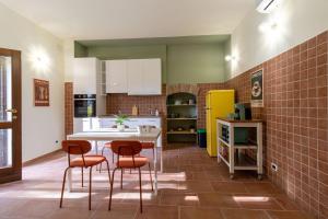 Villa Alma Wine & Soul Wonderful view, Castiglione Tinella (prezzi ...