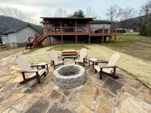 Lazy Bear Meadow | Dog-Friendly Cabin with Fenced Yard, Hot Tub ...