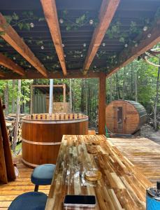 Rustic cozy couples summer retreat, Little Current (aktualisierte ...