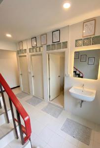 Hostel Bangkok Airport Comfort By MaTong " Near Suvarnabhumi Airport ...