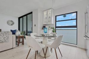 Waterfront Luxury on Marco River Private Lanai Marina Access, Marco ...