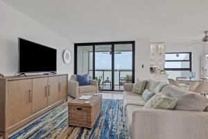 Waterfront Luxury on Marco River Private Lanai Marina Access, Marko ...