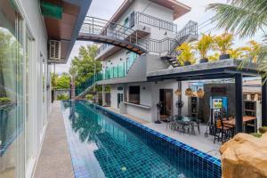10 bed,12 bath, 3 pools,zip-line,sauna, Ocean view, Ban Saiyuan (1 ...