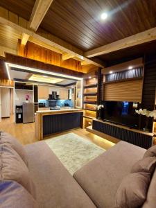 Modern Cozy Cabin - Baguio Transient - 3BR with 4CR - New House, Baguio ...