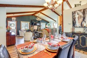 Hike, Bike and Ski Evergreen Home with Game Room!, Conifer (prezzi ...