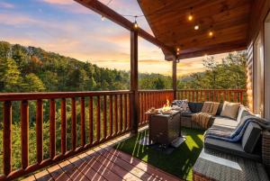 Indoor Pool - Forest Views - Hot Tub - Arcade Room, Large Island ...