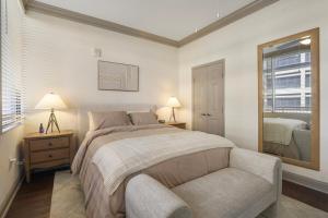 Luxury 1BR Resort Stay with WiFi, Pool, and Desk near Med Center and ...