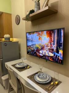 Neo-Classic 1BR with WiFi Netflix at Shell Res near MOA and NAIA ...