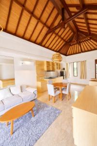 Royal Tulip Springhill Resort Villa Kunyit 12, Jimbaran (prezzi ...