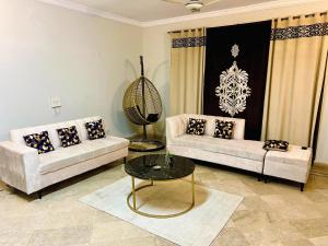 Bright and Beautiful 1 BHK Family Apartment, Islamabad (tarifs ...