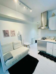 Azure Rio East 221, Manila (harga terbaru 2026)