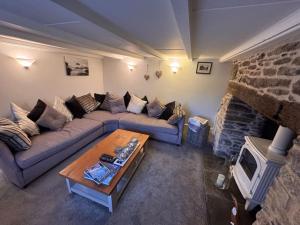 3 Double Bed Character Cottage in Quiet Hamlet, Camelford (prețuri ...