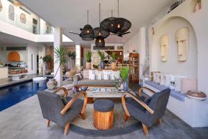 5 min walk to Seminyak Beach - Architect Designed Luxury Villa ...