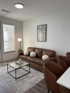 Softly Styled 1 King Sofa Bed Haven Frisco, TX, Frisco (precios ...