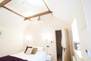 The Bluebell, Helpston (updated prices 2025)