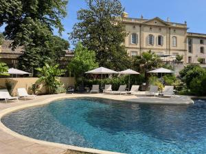 Château de Collias - Maison de Vacances, Collias (tarifs actualisés ...