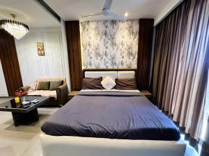 Modern Supernova Noida Room with Kitchen, Jāmb (precios actualizados en ...