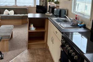 Sheena Beautiful Static Caravan Hoburne Devon Bay، بينتون (أسعار محدثة ...