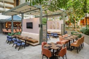 DoubleTree by Hilton Rochester, Rochester (updated prices 2026)