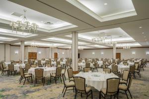 DoubleTree by Hilton Rochester, Rochester (updated prices 2026)
