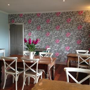 The Spotted Chook and Amelie's Petite Maison, Montville (updated prices ...
