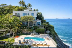 Rio005 - Luxury mansion with ocean view in Joá, Rio de Janeiro ...