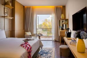 DLF Club 4, Gurgaon (updated prices 2026)