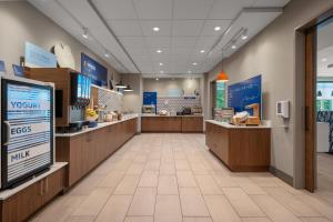 Holiday Inn Express & Suites Courtenay - Comox by IHG, Courtenay ...