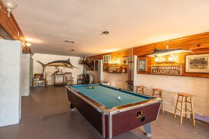 HonkeyTonk Hideaway on Ozello sleeps 8 waterfront with docks, Crystal ...