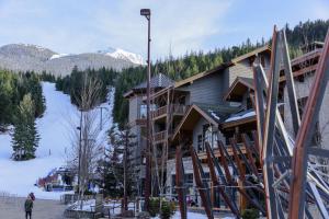 First Tracks Lodge, Whistler – Updated 2023 Prices