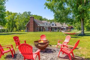 Franklin Estate with a Pool, Barn, Horse Pasture, Pool Table and More ...