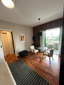 Flat Luxuoso - ESTANCONFOR VERANDA BERRINI - Em frente Estação, São ...