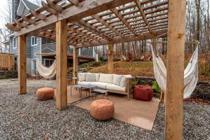 Fern Hollow - Stone Fireplace Hot Tub & Fire Pit, Livingston Manor ...