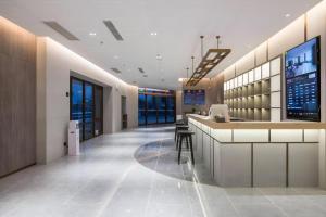 Palace Hotel (Huilong Guandong Street Subway Station LONG Street ...