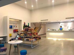 7 Days Inn Chongqing Longtou Temple North Railway Station North Square ...