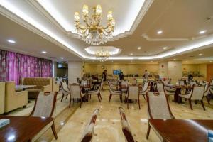 Vienna International Hotel Meizhou Spindle Bridge Branch, Meizhou ...