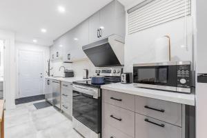 Cozy Private Lower Modern Unit, Toronto (tarifs actualisés pour 2026)