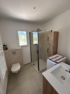 Sous l'olivier, House, air conditioning, garden, 4 to 6 people, Sorgues ...